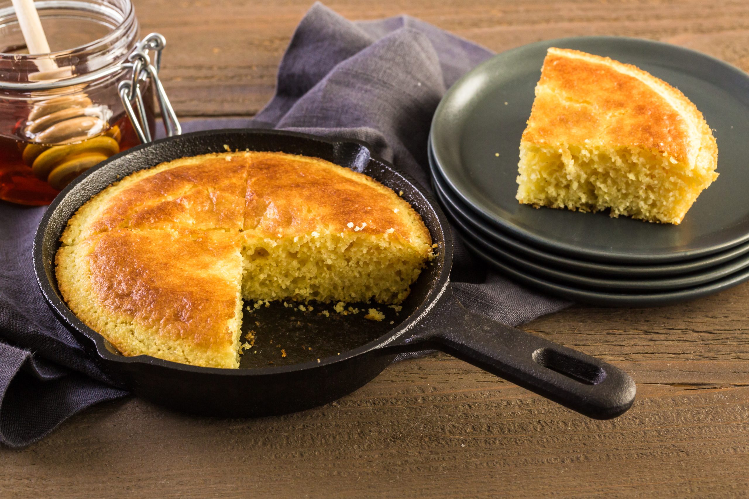 Golden Hearth Skillet Cornbread - LW Design Diaries